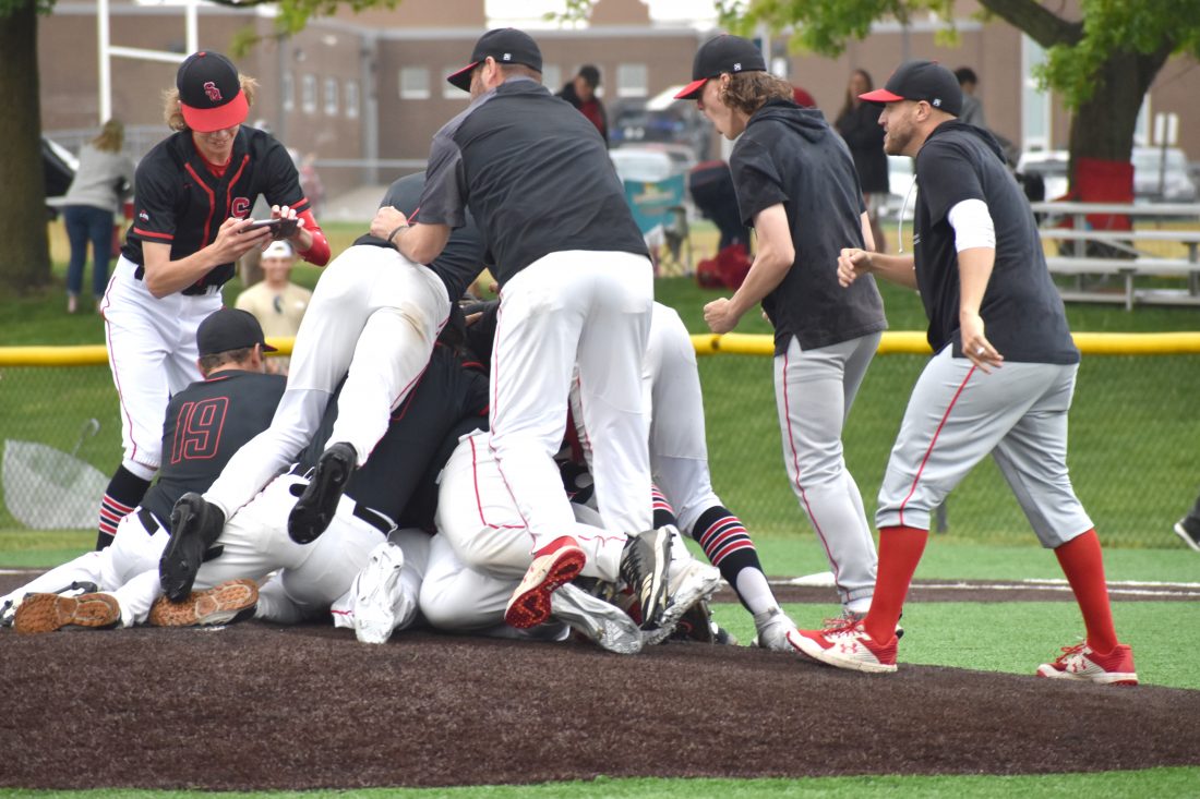 Quakers pile on the wins | News, Sports, Jobs - Salem News